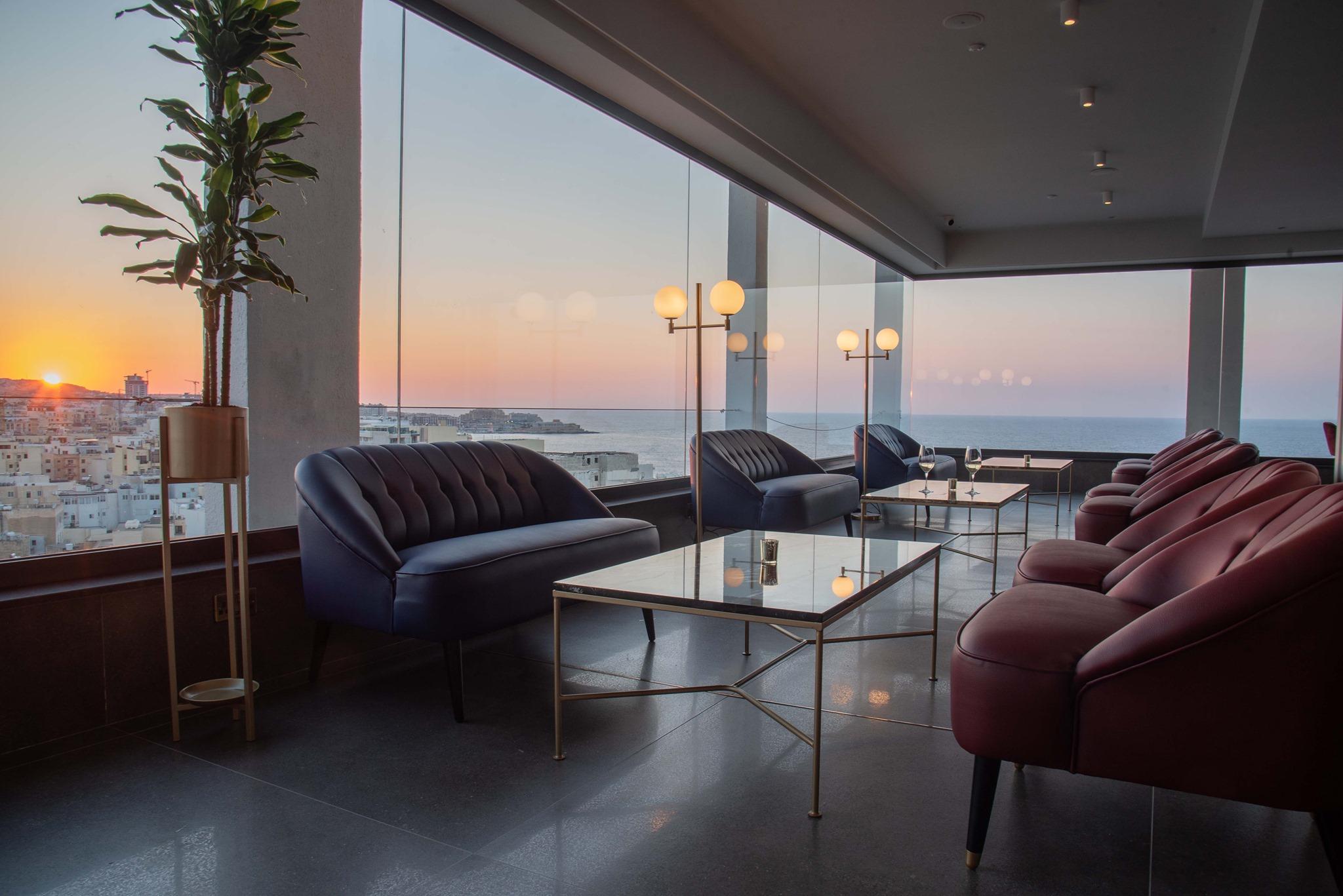 The Skyroom Cocktail Bar & Grill